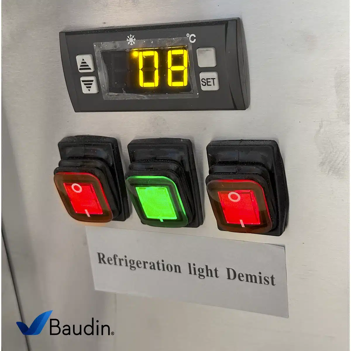 Vitrina refrigerada Confitera de 1.2 m 3 Estantes Kuma FC-500SAH